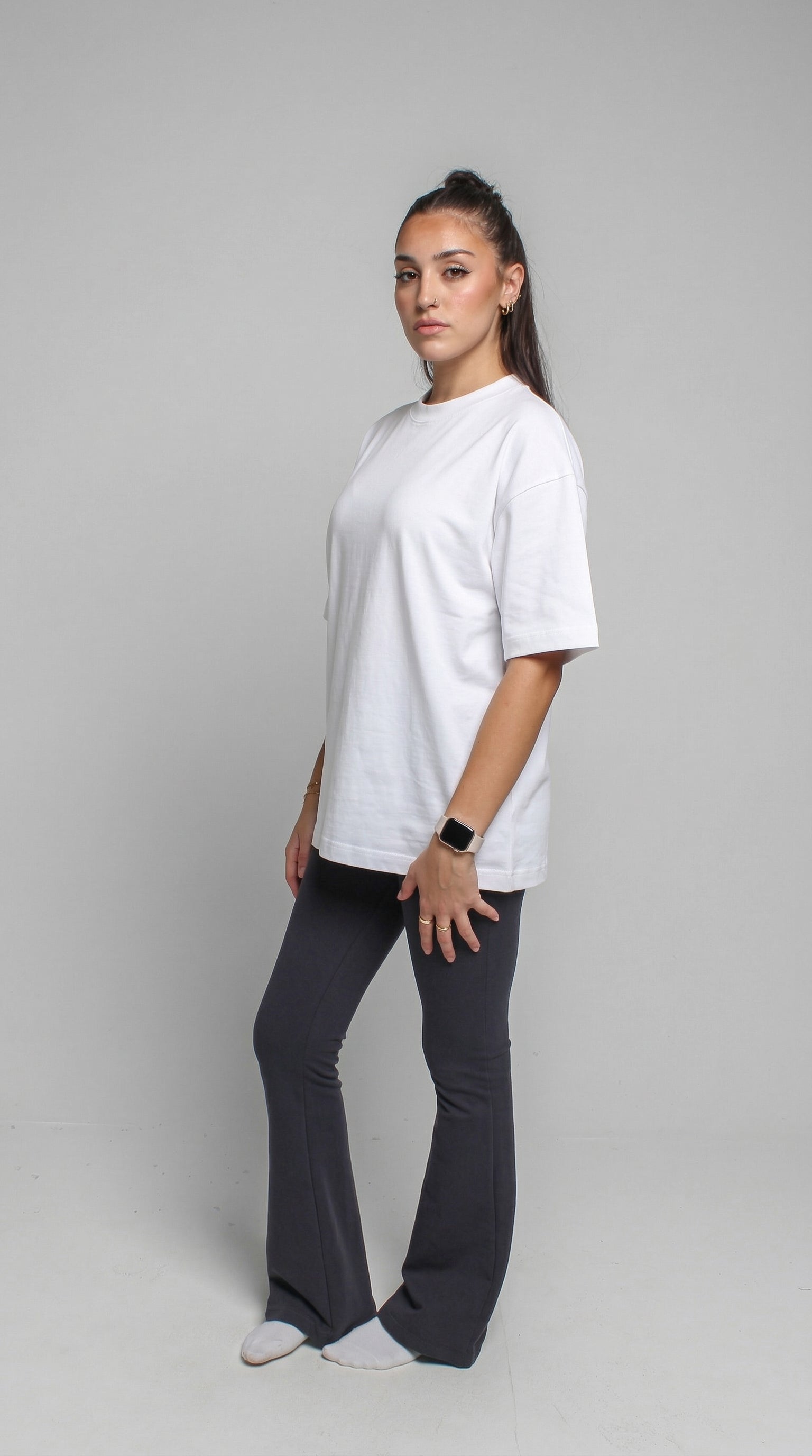 Oversized T-Shirt | Comfortable & Trendy Unisex Wear – The Basic Look